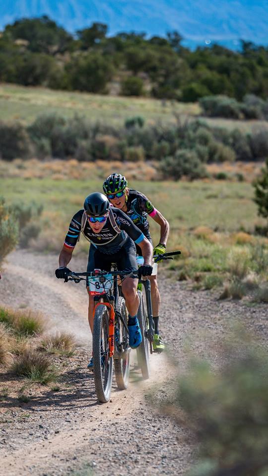 Bishop and Grant chase - MarathonMTB.com